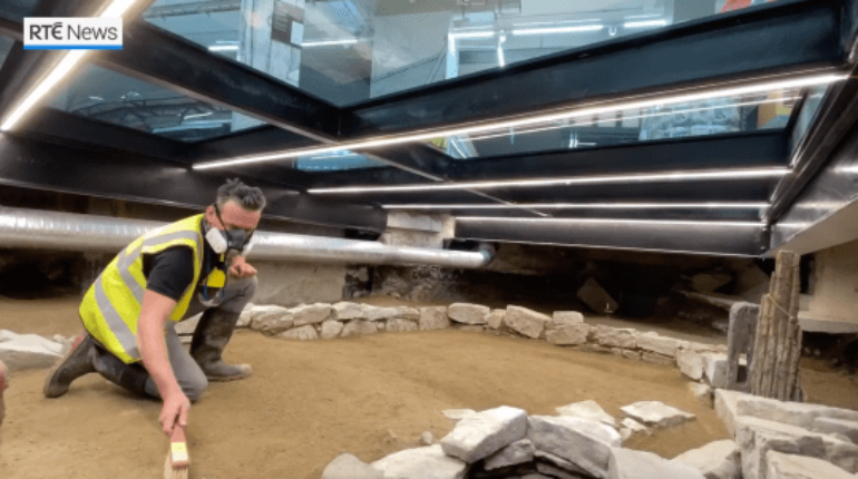 Irlande : le sol de ce supermarché Lidl révèle des vestiges vikings ...