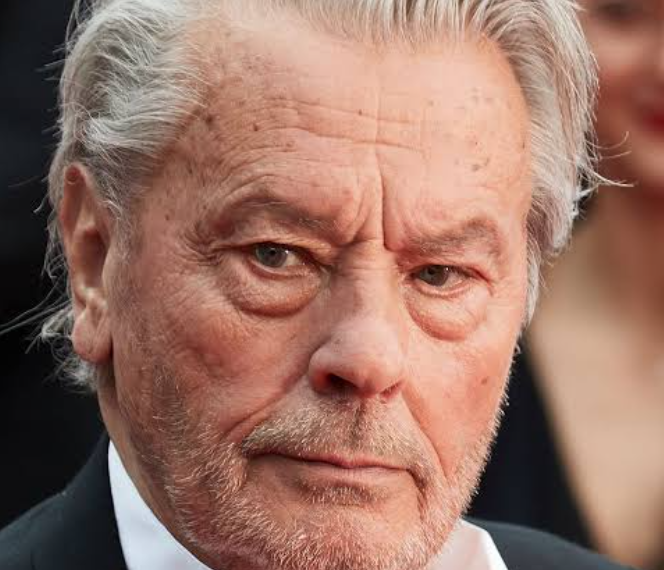 Laeticia Hallyday maman “stricte” pour Jade et Joy : “Elle nous protège ...