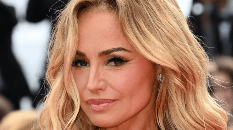 À 53 ans, Adriana Karembeu accepte la grâce de la cinquantaine avec un ...