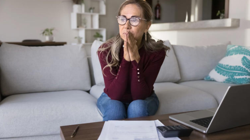 Anne Sinclair en deuil : la journaliste annonce avoir perdu son célèbre mari - ÊTRE HEUREUX
