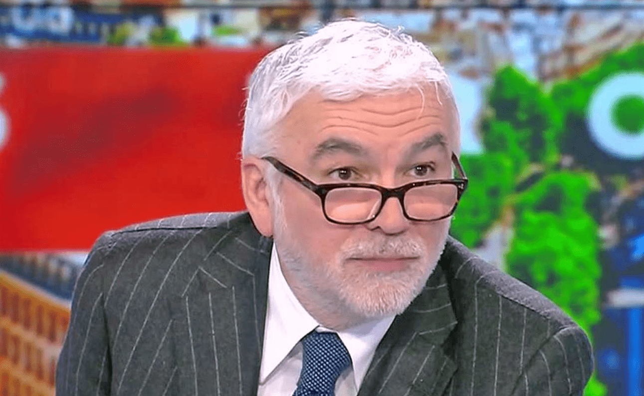 Pascal Praud recadré en direct sur CNews par sa propre mère, elle ...